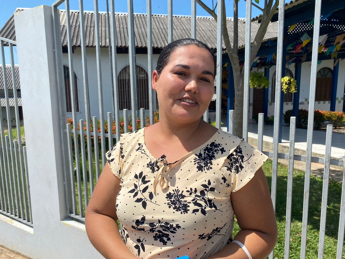 Aos 35 anos, dona de casa está no último ano do ensino médio e faz pela ...