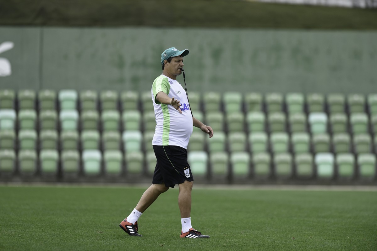 Adilson Batista mira vitória do América-MG pensando em ''respiro'' na ...