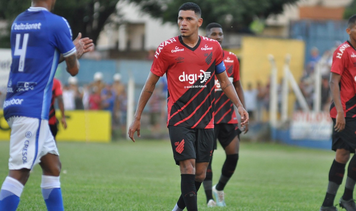 Com 100% nos aspirantes, Léo Gomes encara alta concorrência por espaço ...
