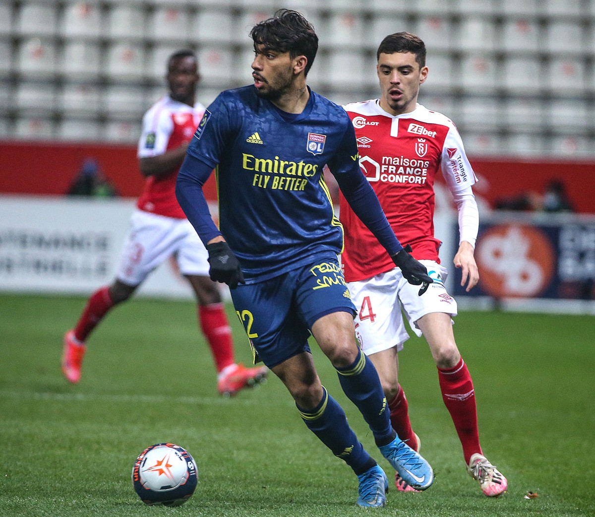 Lyon empata com o Reims com gol nos acréscimos na abertura da rodada do ...