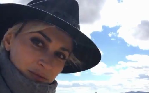 Diretora morta por Alec Baldwin em gravação deixa filho de 9 anos ...