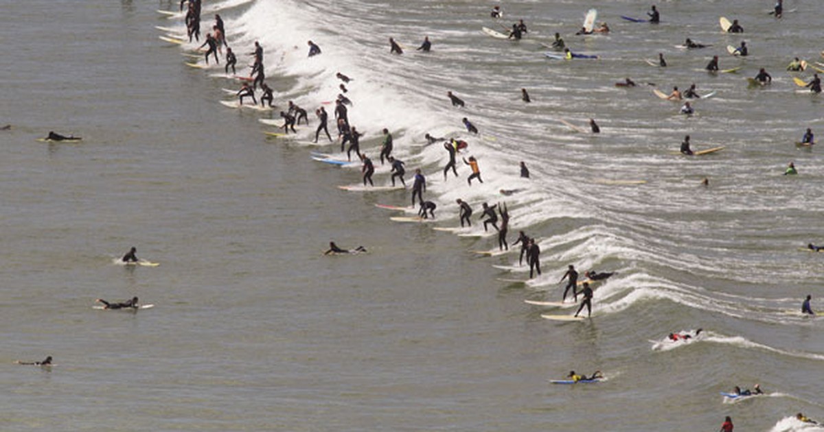 G1 - Mais de 80 surfistas pegam a mesma onda, mas falham em bater ...
