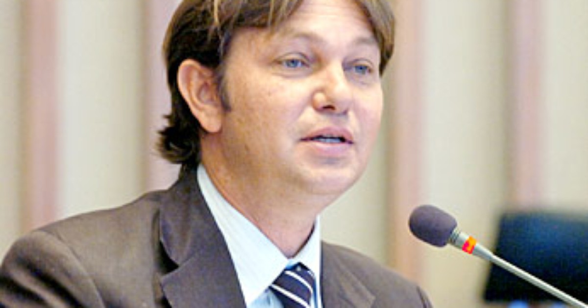 G1 - TRE do DF decide manter mandato do deputado distrital Joe Valle ...