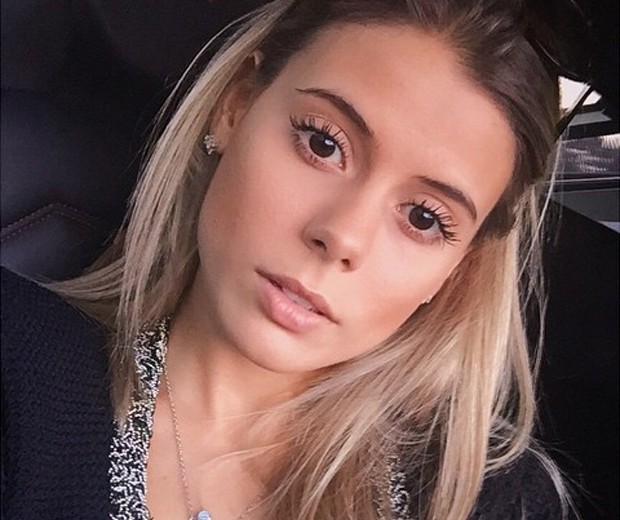 Noiva de zagueiro da seleção faz sucesso nas redes sociais como cantora ...