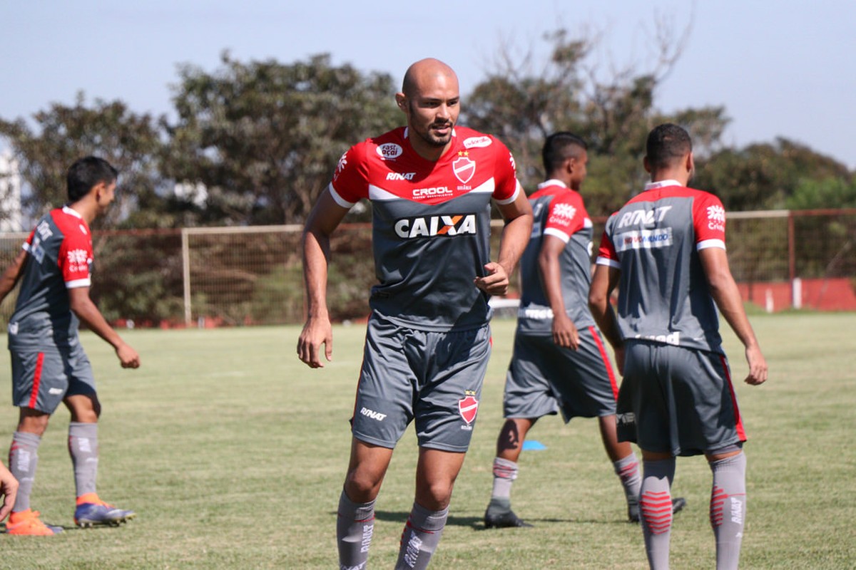 Felipe Silva diz que Vila precisa caprichar mais e que gols vão sair ...