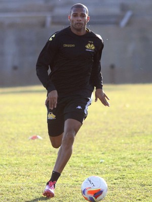 Para duelo com líder da Série B, Tigre terá a volta do lateral Maicon Silva