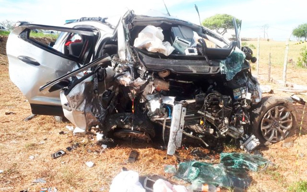 Colisão frontal entre dois carros deixa quatro mortos na Bahia - Blog do Valente