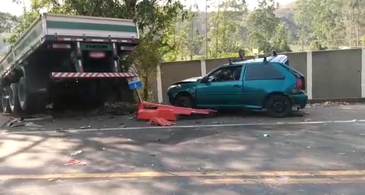 Acidente entre quatro veículos deixa três feridos na RJ-145, em Valença ...