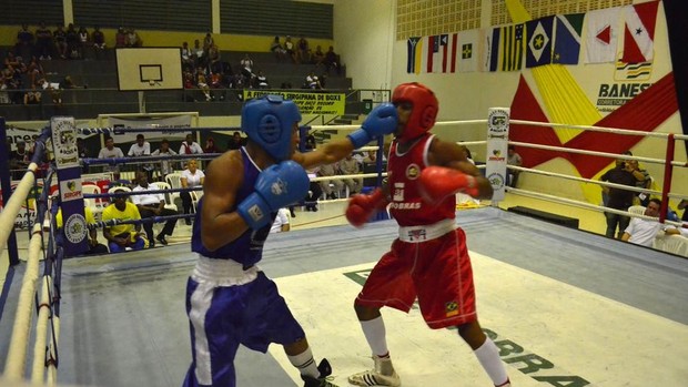 Leonardo Celestino se esforça, mas perde para Everton Lopes no 2º round ...