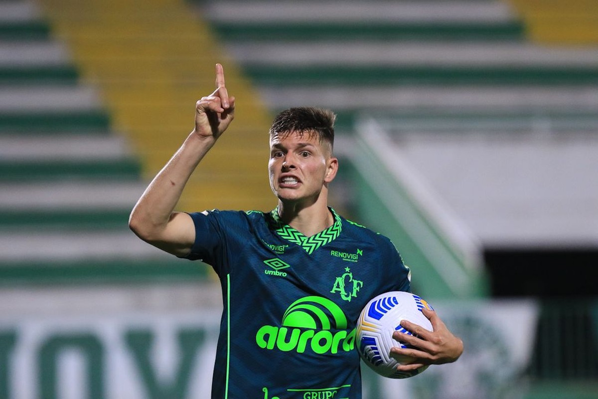 Atuações da Chape: Perotti deixa o banco, marca e é o melhor do time ...