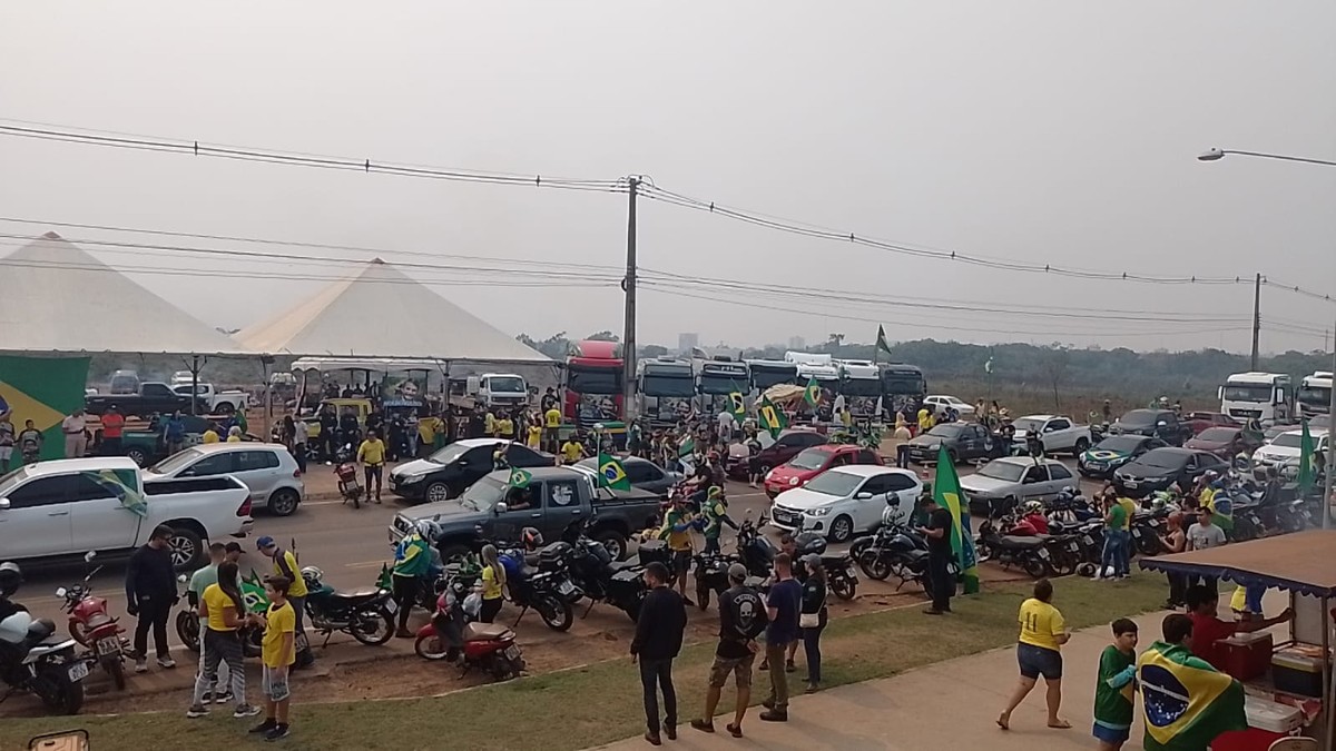 Manifestantes Fazem Carreata Em Apoio A Bolsonaro Em Porto Velho