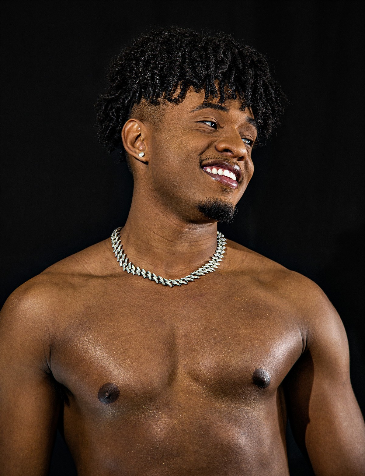 Goiano de 24 anos, Dogge se joga na pista com single 'Deixa o preto ...