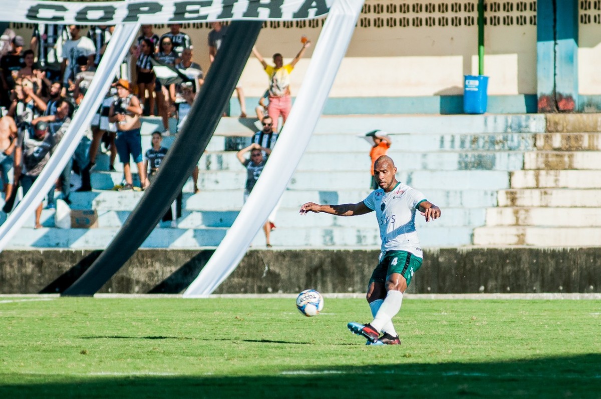 Martony é expulso e desfalca Manaus no jogo de volta das oitavas de ...