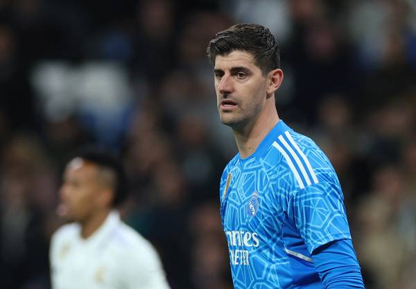 Courtois volta aos treinos após 7 meses e se lesiona novamente ...