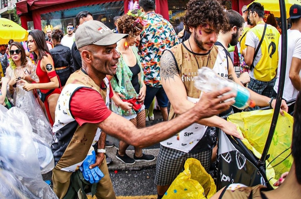 Projeto ajuda catadores a reciclar 6 toneladas de latinhas no carnaval ...