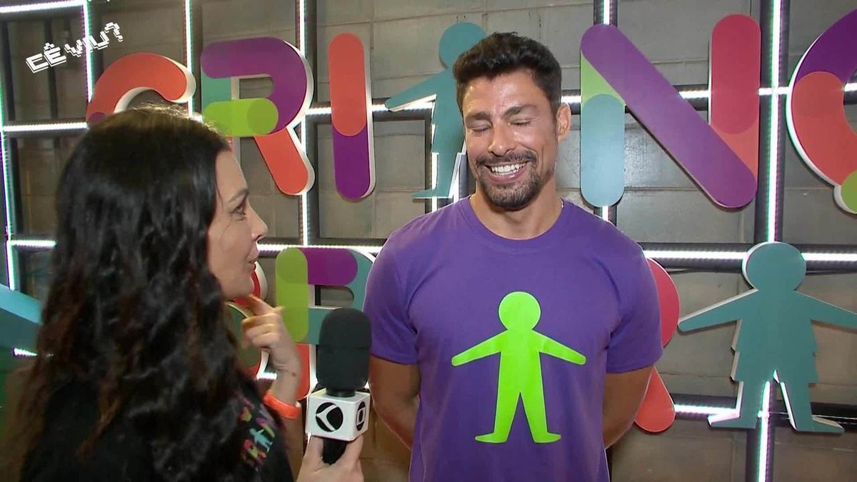 Cecília Ribeiro entrevista elenco nos bastidores do mesão no Criança ...