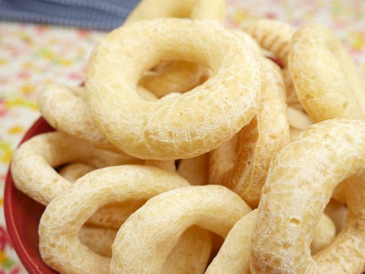 Receita simples com poucos ingredientes: biscoito de polvilho assado ...