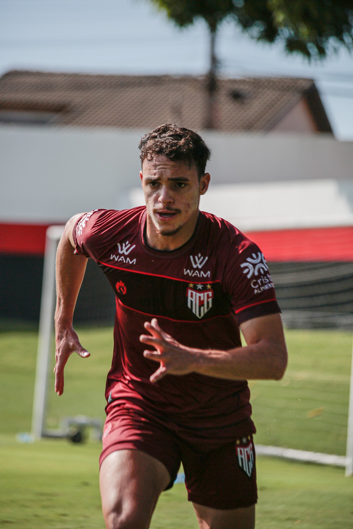 Danilo Gomes fica sem contrato com o Atlético-GO e volta para o São ...