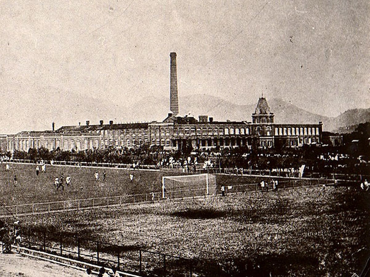 Considerada um dos berços do futebol brasileiro, antiga fábrica de ...