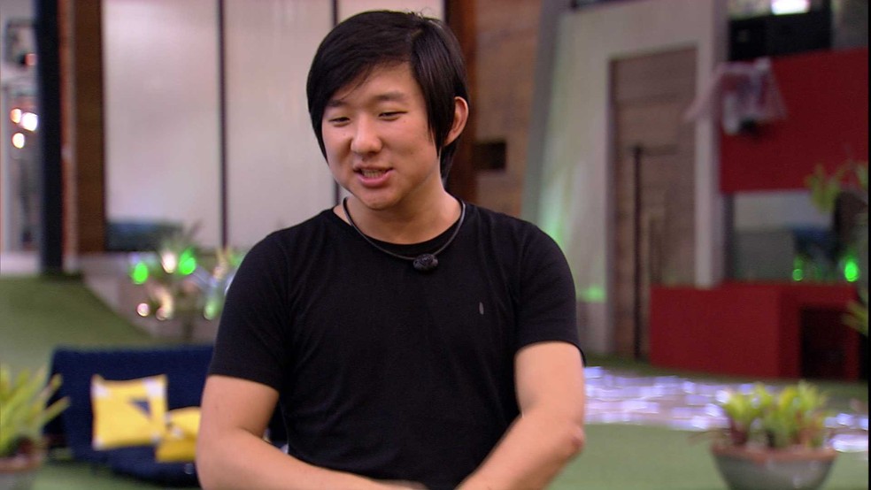 Pyong explica motivo de ter ouvido discussão da noite | casa bbb | Gshow