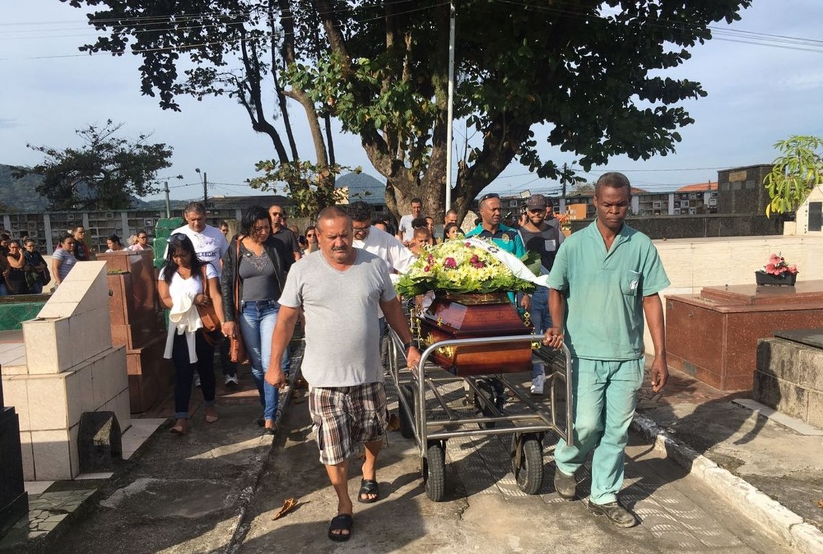 JT2: Mãe e as duas filhas são assassinadas a facadas em São Vicente | TV Tribuna | Rede Globo