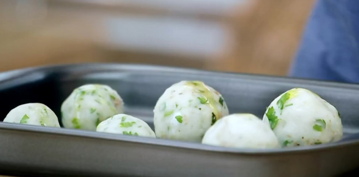 Como fazer bolinho de aipim assado | Bela Cozinha | Receitas