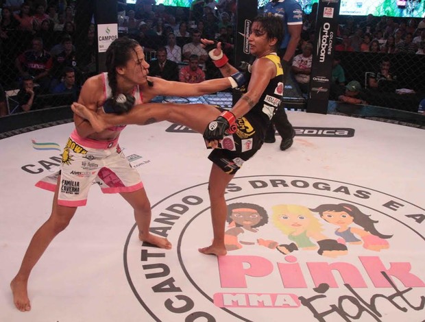 Aline Sério derrota Elaine Caverna na luta principal do Pink Fight 3 ...