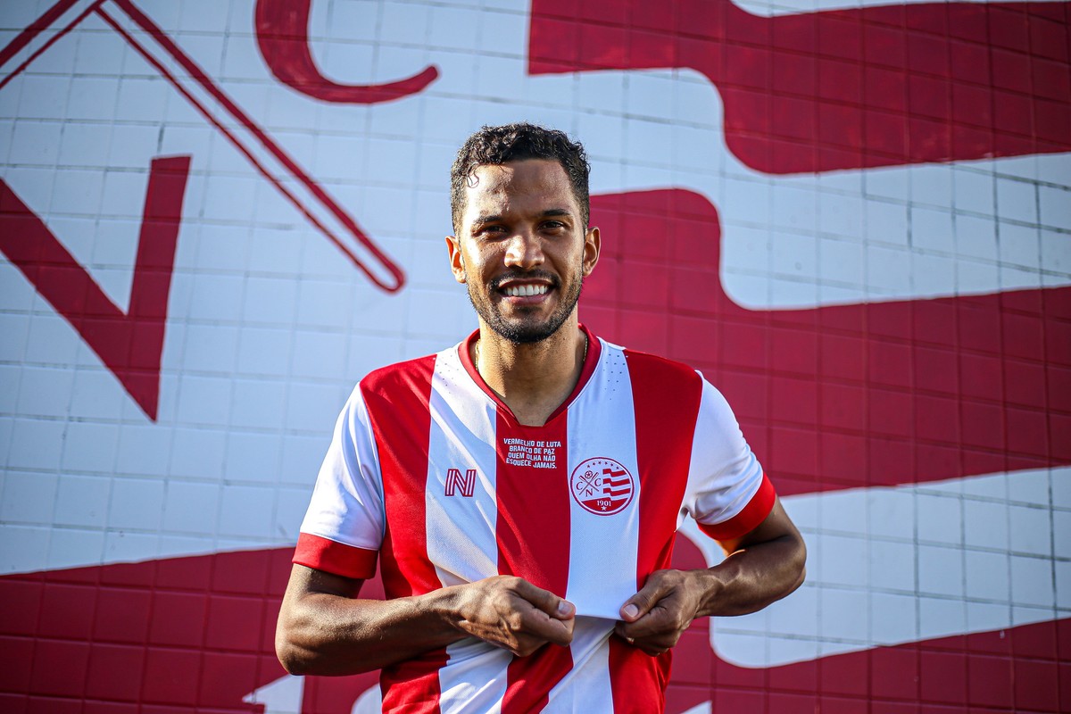 Há 18 meses sem jogos oficiais, Yago tem oportunidade de retomar ...