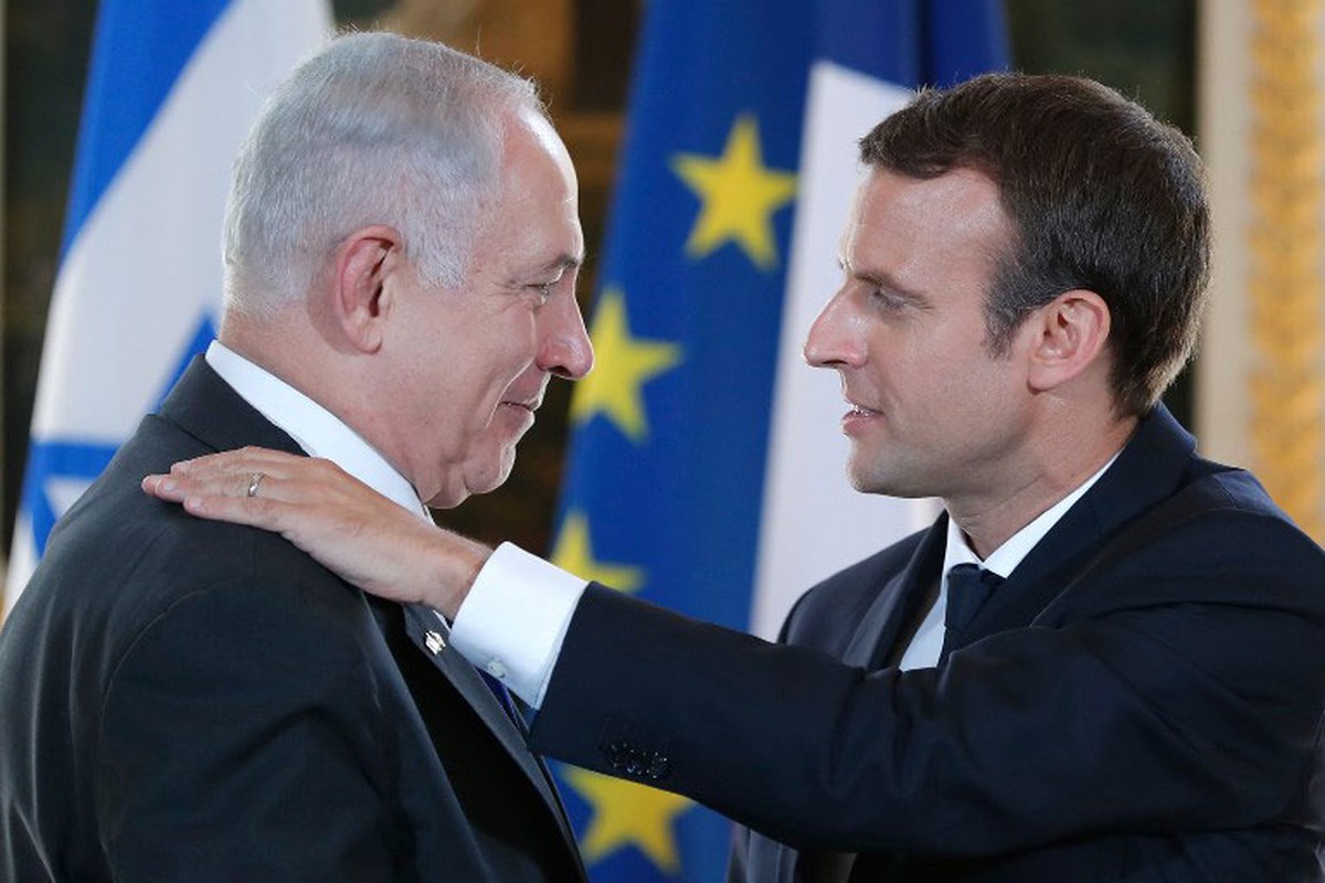 Ao lado de Netanyahu, Macron defende retomada do diálogo entre ...