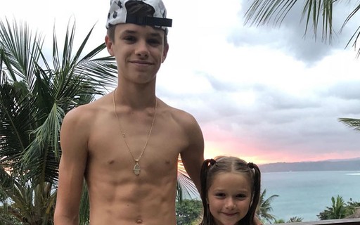 Aos 15 anos, filho de David Beckham surpreende com abdômen sarado ... Aos 15 anos, filho de David Beckham surpreende com abdômen sarado ...
