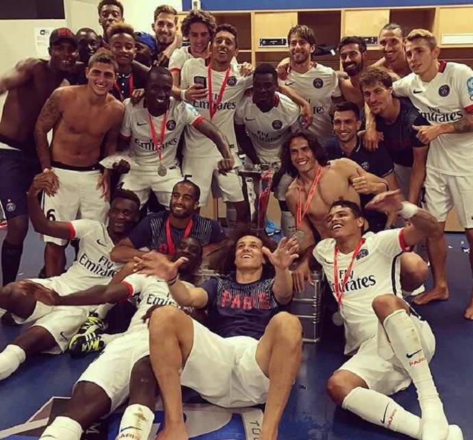 Thiago Silva conquista 10º título em três anos de PSG e faz festa no ...