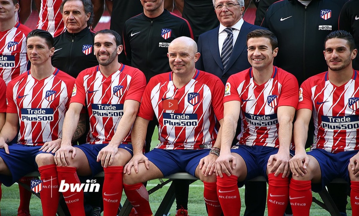Atlético de Madrid põe torcedor para tirar foto oficial da temporada ...