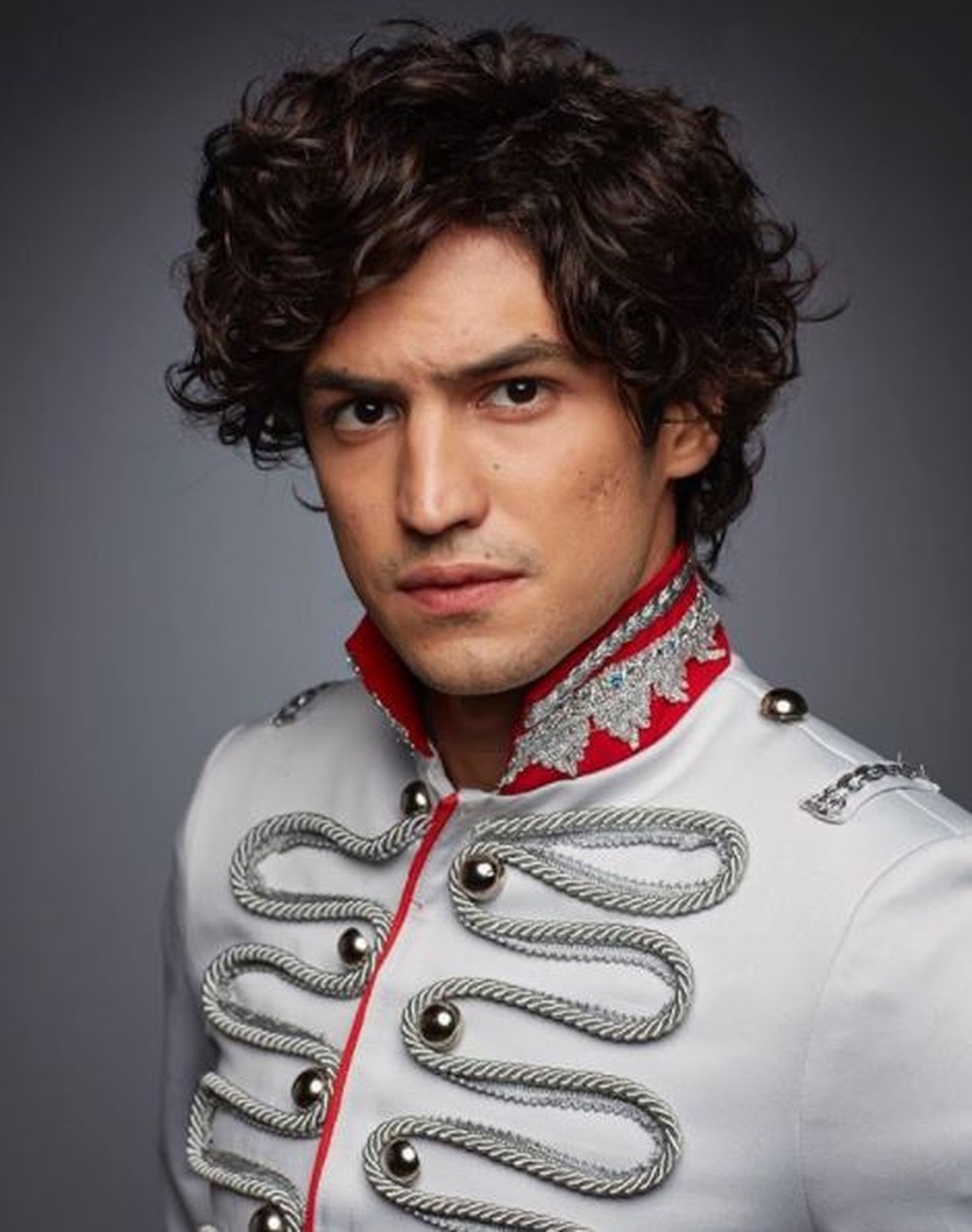 Gabriel Leone estreia musical e revela paixão pelo teatro: 'Onde me ...