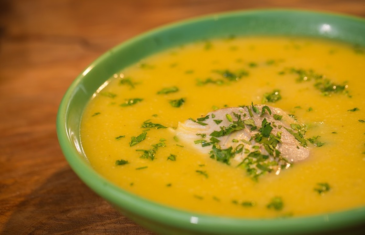 Sopa de peixe com aipo | Tempero de Família | Receitas
