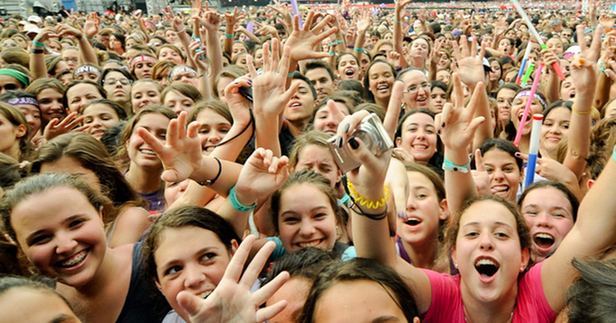 G1 - Cine abre para Justin Bieber em SP com cover dançante e 'Garota ...