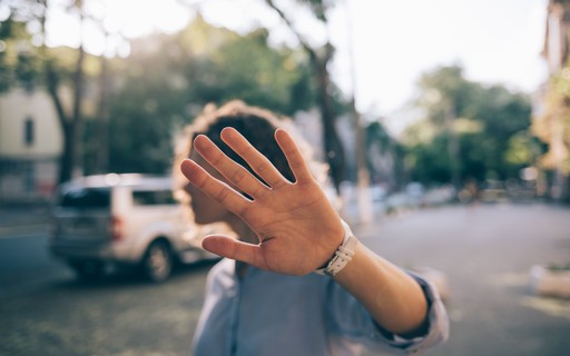 Não seja esse cara! Não seja um assediador - GQ | Assédio