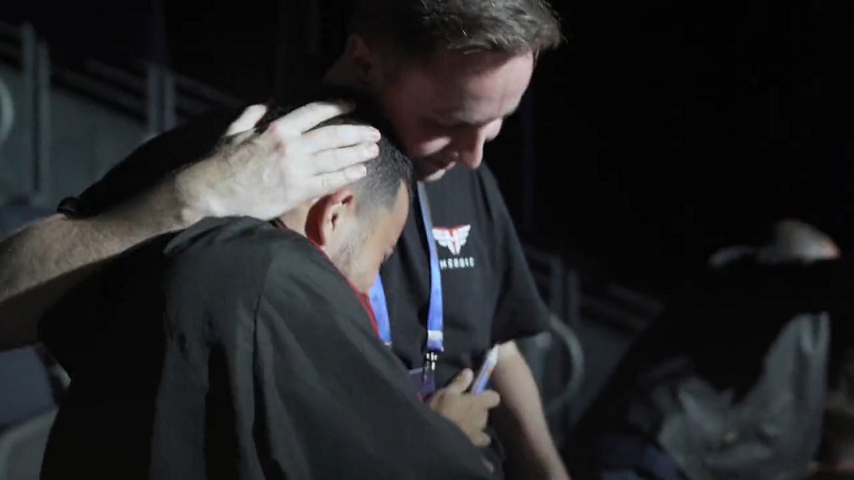 IEM Major Rio 2022: torcedor se emociona ao ganhar camisa de cadiaN ...