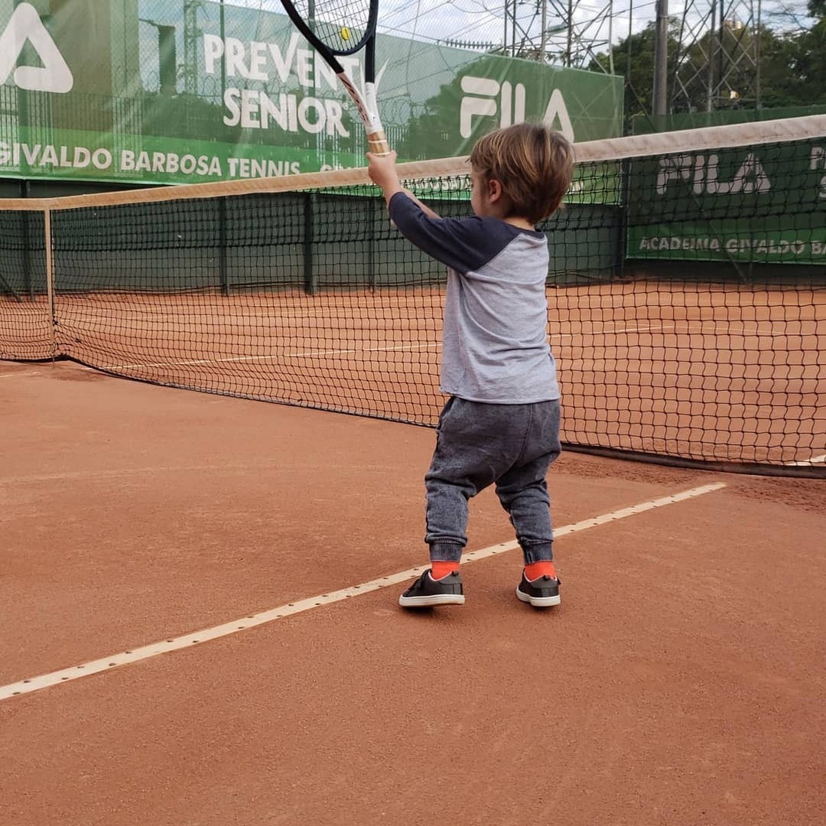 Felipe Andreoli se emociona com Rocco jogando tênis | Celebridades ...