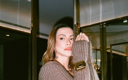 Cleo celebra a chegada do fim do ano com cliques empoderados: "Ufa ...