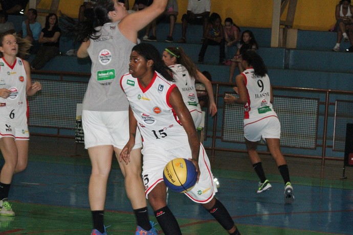 Elogiada, americana Amanda Dowe quer títulos por Venceslau ...