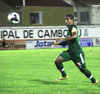 Cleber Santana exalta entrega nas primeiras rodadas para meta no turno