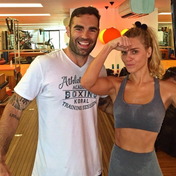 Depois de treino, Carolina Dieckmann recebe elogio de personal trainer ... Depois de treino, Carolina Dieckmann recebe elogio de personal trainer ...