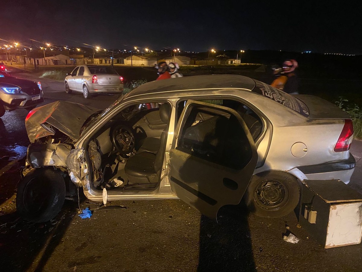 Batida entre carros e moto veículos deixa quatro pessoas feridas na Grande Aracaju | Sergipe | G1