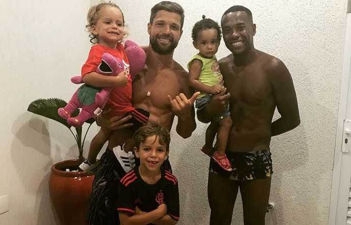 Diego e Robinho voltam ao Engenhão nove anos depois de decepção e vaias