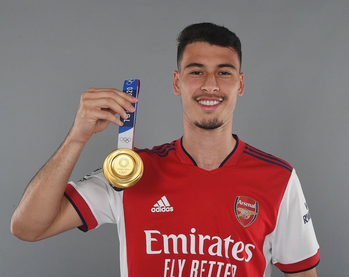 Gabriel Martinelli é único brasileiro que segue na disputa ao prêmio ...