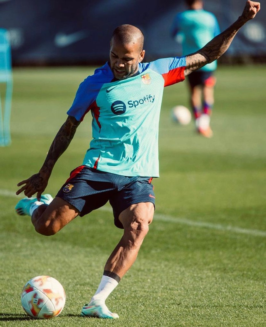 GPS e aparência de Daniel Alves provam 'missão cumprida' por ganho de ...