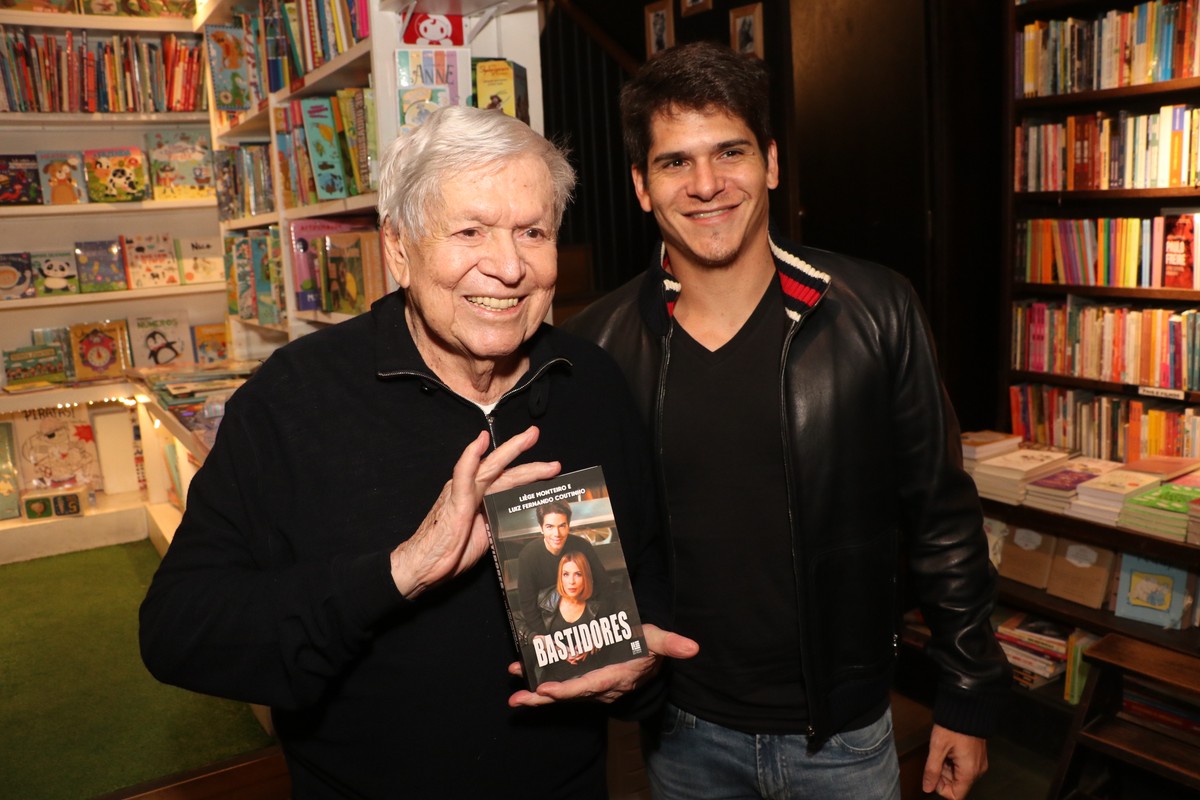 Boni faz primeira aparição após infarto e vai a evento com o filho ...