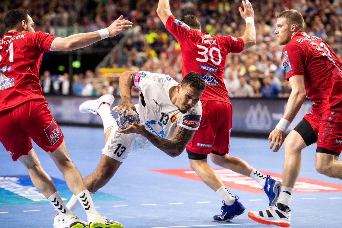 Com desempenho perfeito, brasileiro conquista a Liga dos Campeões da ...