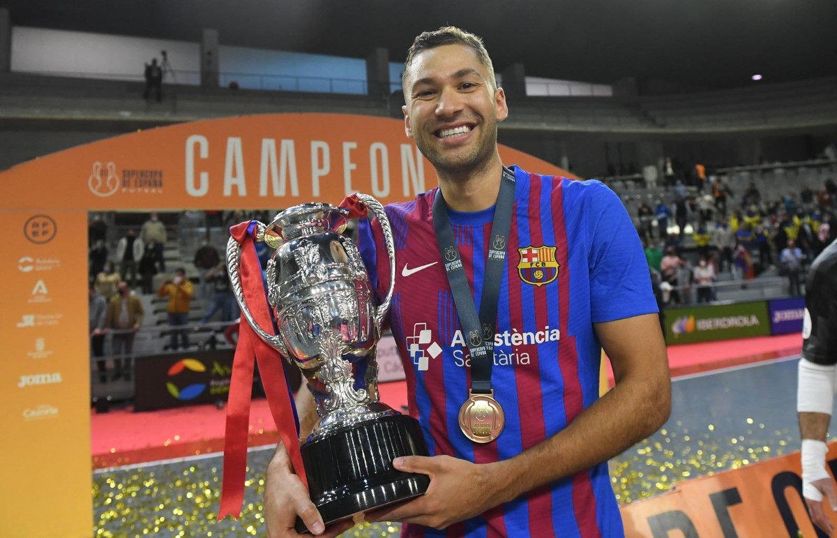 Pito celebra primeiro título pelo Barcelona: "Dever cumprido" | futsal | ge