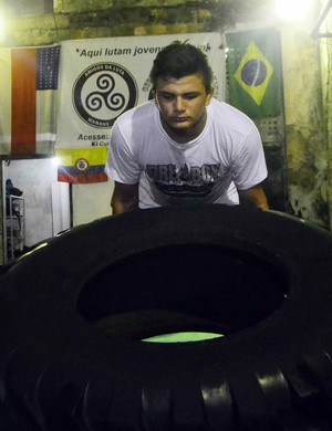 Consagrado no jiu-jitsu do AM, Samuel Aguiar estreará no MMA ...